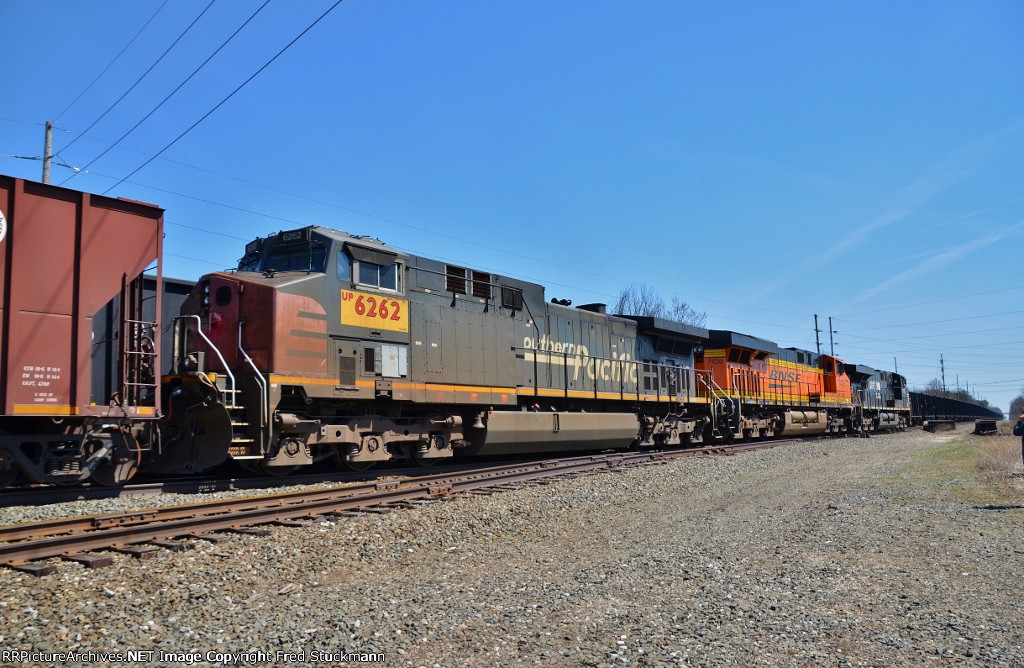 UP 6262 definitely made the day better.